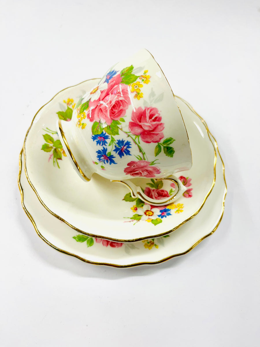 Royal Vale Trio with Pink Roses and Wild Flowers – Antique Alley