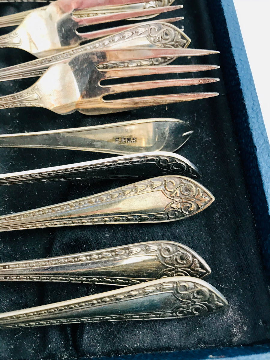 Silver Plated 12 piece Fish Set in Original Box – Antique Alley